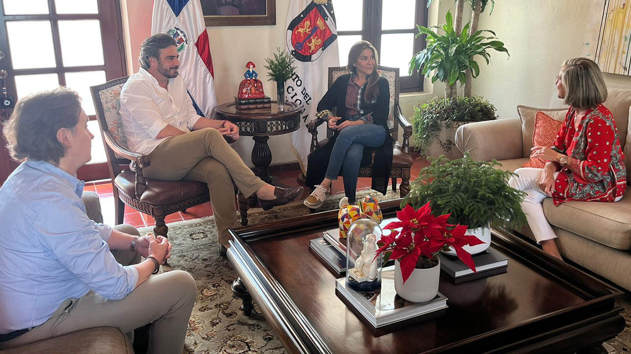 Diego Calvo finaliza su viaje a la República Dominicana con la visita a ...