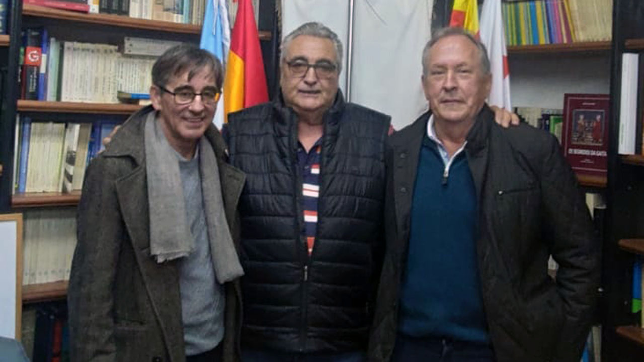 Fernando Vázquez visitó la Irmandade A Nosa Galiza de Mollet y a la ...